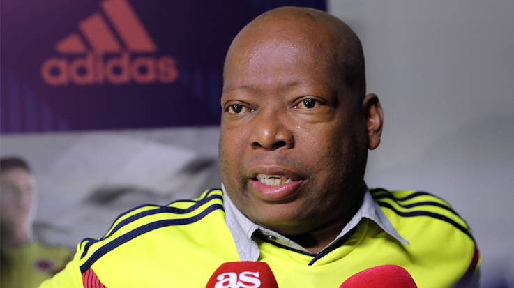 El futbolista Faustino Asprilla vende por Twitter sus entradas al Mundial